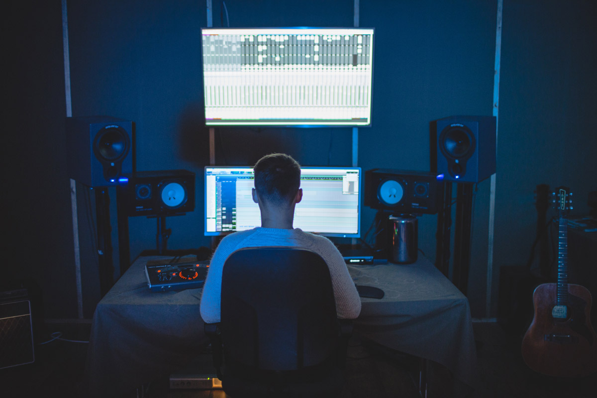 Do Beginner Voice Actors Need Audio Engineering Skills? | letsgovo.co